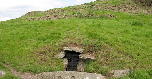 Irish Passage Tombs: An Introduction - by David Clougher