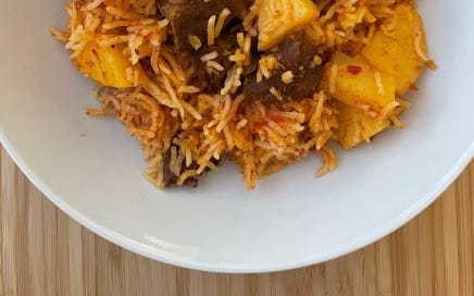 Karmir Pilaf - "Red rice" with beef and tomatoes