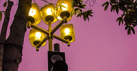 Why Are Green Traffic Lights Called "Blue" in Japan?