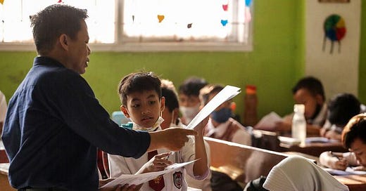 PERAN GURU DALAM PENDIDIKAN AGAMA ISLAM DI SEKOLAH