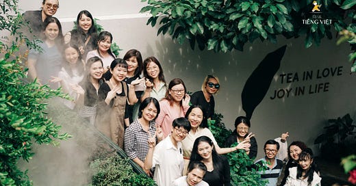 Sẻ nâu nhặt chữ | Hòa Lương | Substack