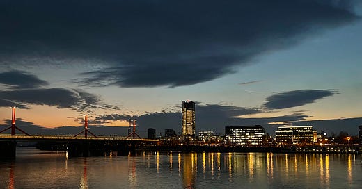 Plastik média | József Schaffer | Substack