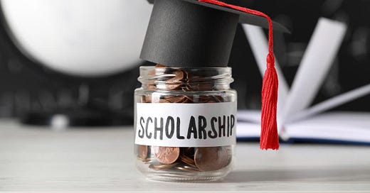 Sẻ nâu nhặt chữ | Hòa Lương | Substack