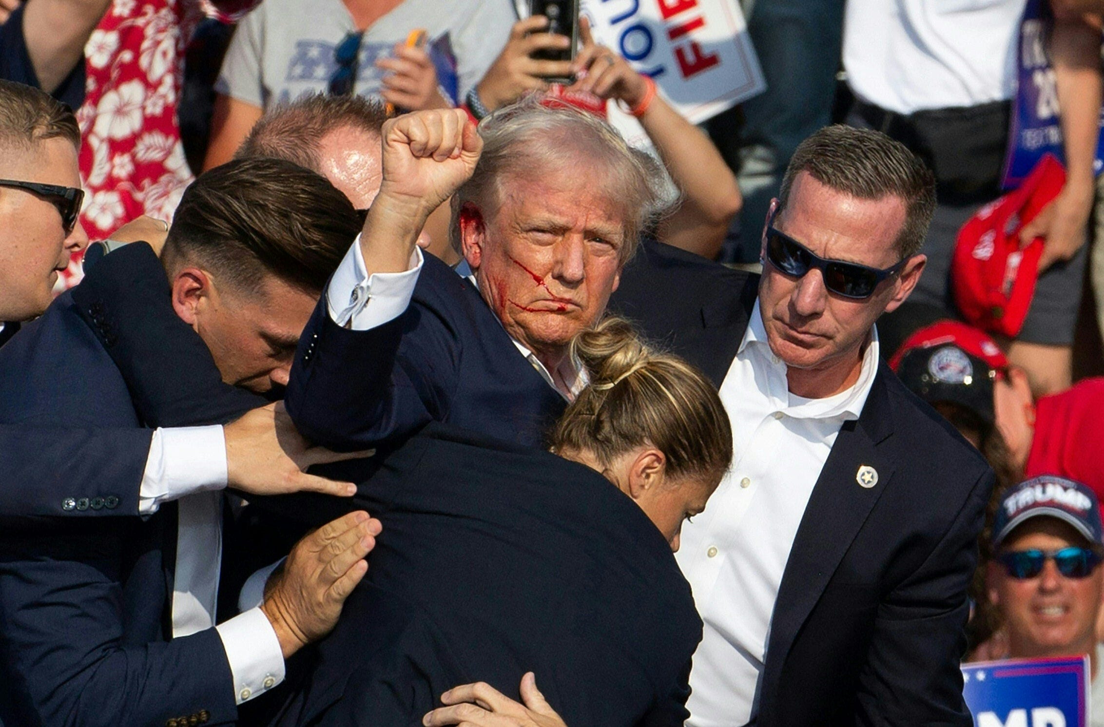 Det här vet vi om Donald Trumps bakgrund och politiska karriär