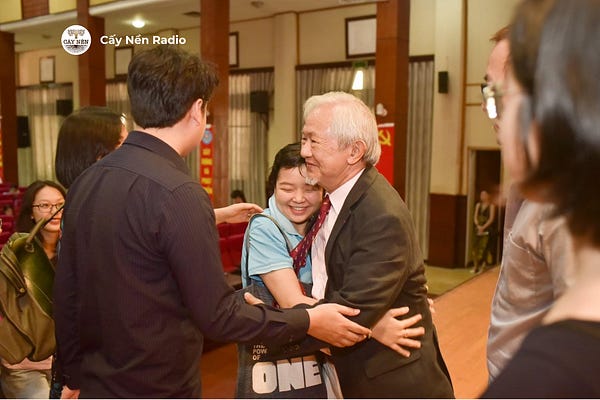 Cấy Nền Radio | Substack