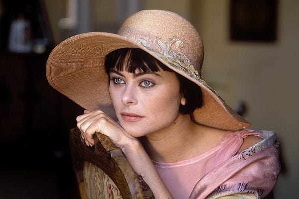 The Literaria Letter | Nicole Raimondi | Substack