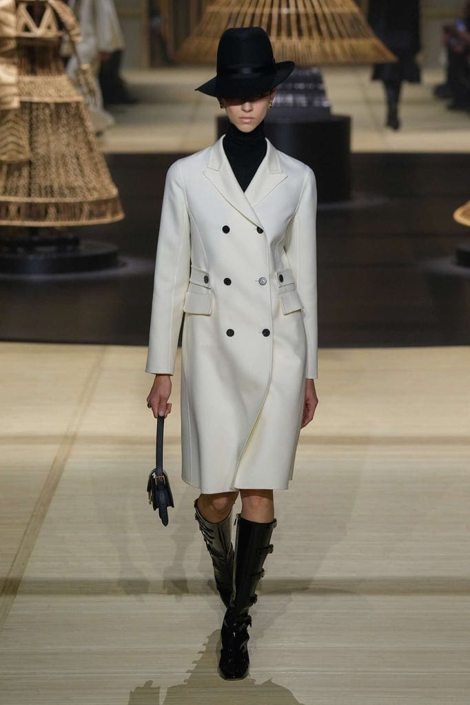 AW24/25: KEY FASHION TRENDS - Brunette from Wall Street