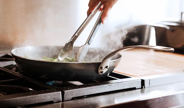 A Guide To Different Types of Pans + Skillets