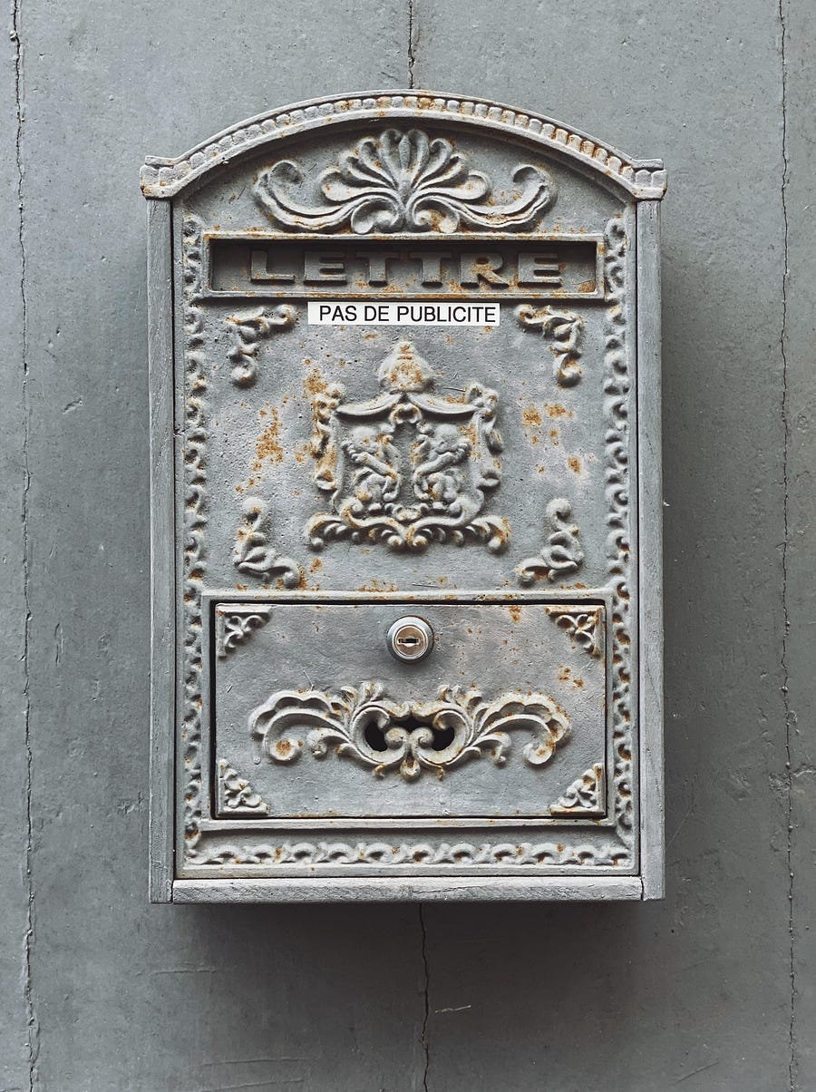 Entre Nous | Sara Tasker | Substack