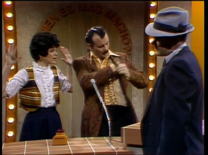 Quien es mas macho? - by Michael Smith