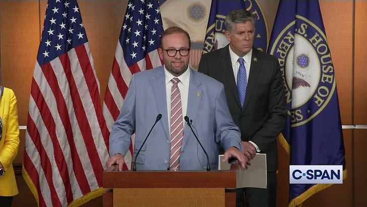 An NBC reporter got praise for persistence. Too bad that's rare enough ...