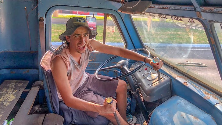 FENEMÊ - by Leo Raoni - Memorabíleo